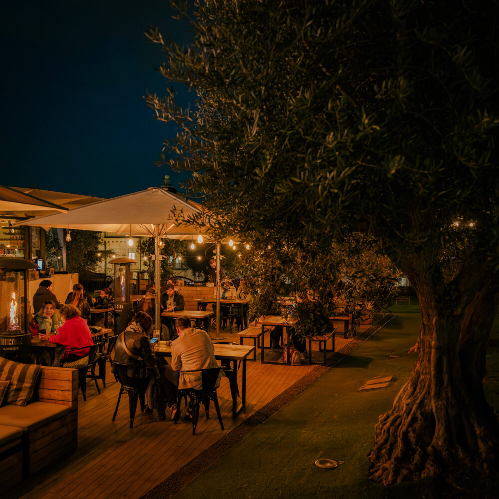 BASE Porto – Bar ao Ar Livre no Coração da Cidade